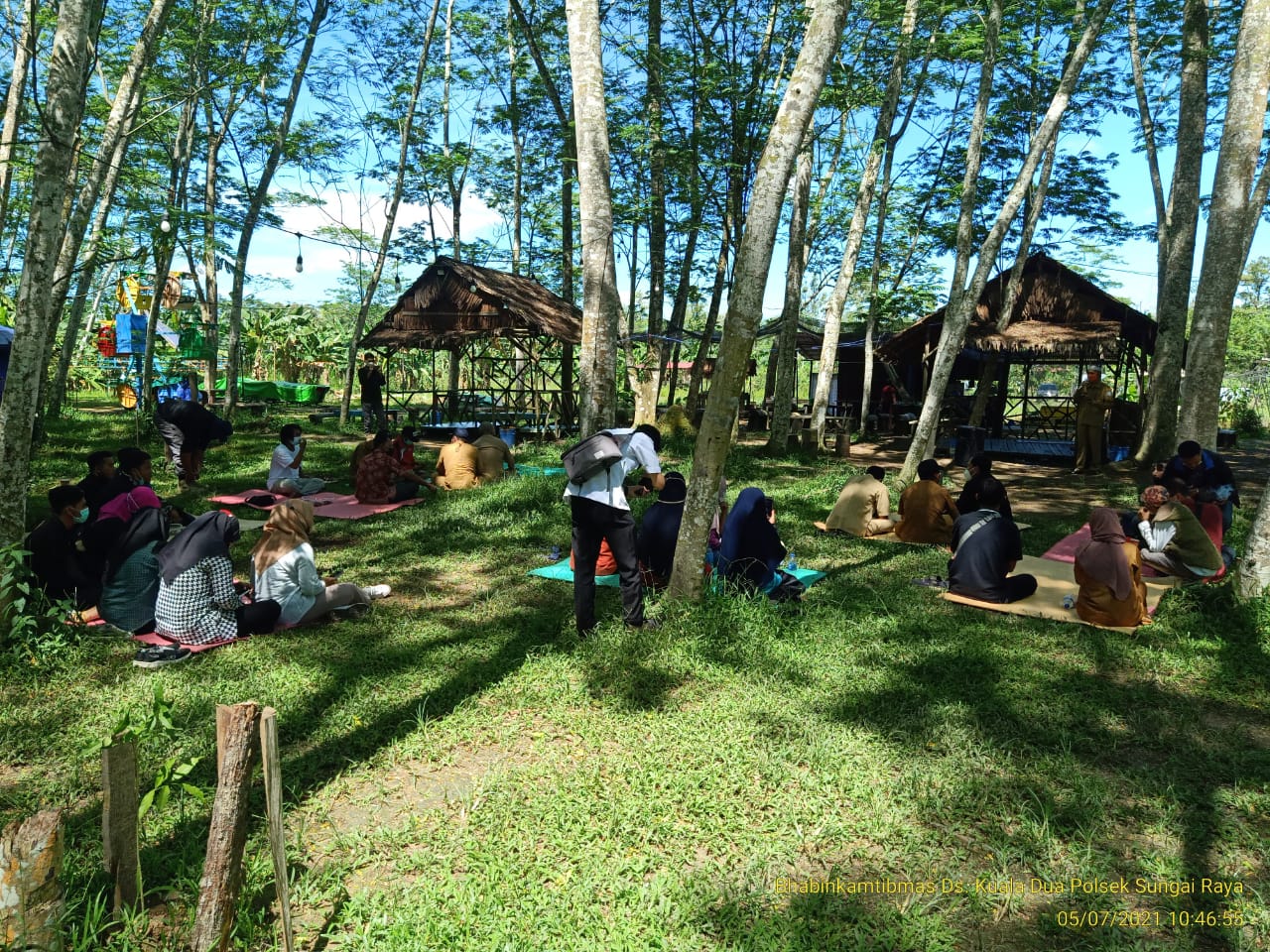 BHABINKAMTIBMAS HADIRI GIAT PENGHIJAUAN HUTAN ALBASIA DUSUN KARYA 1 ...